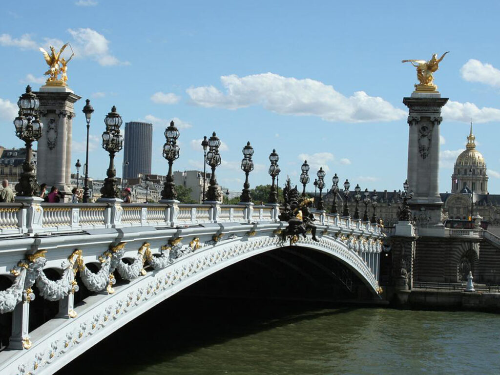 TOP 25 THINGS TO DO IN PARIS FOR FIRST TIME VISITORS